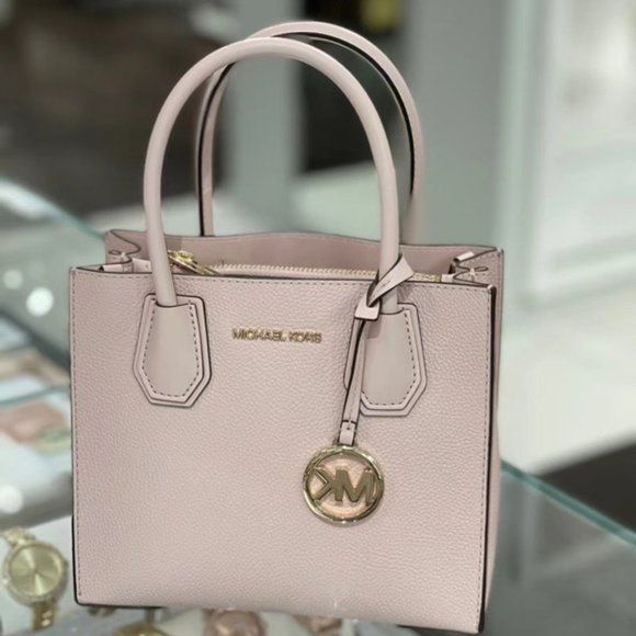 Michael Kors | Bags | Mk Mercer Md Pebble Leather Messenger Powder ...